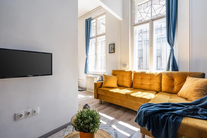 Central 3bd, W/ac, Tv -Van Gogh - Budapest