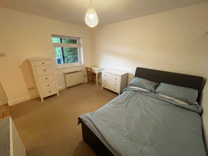 Rural 1-bedroom Guest Suite With Free Parking - Essex