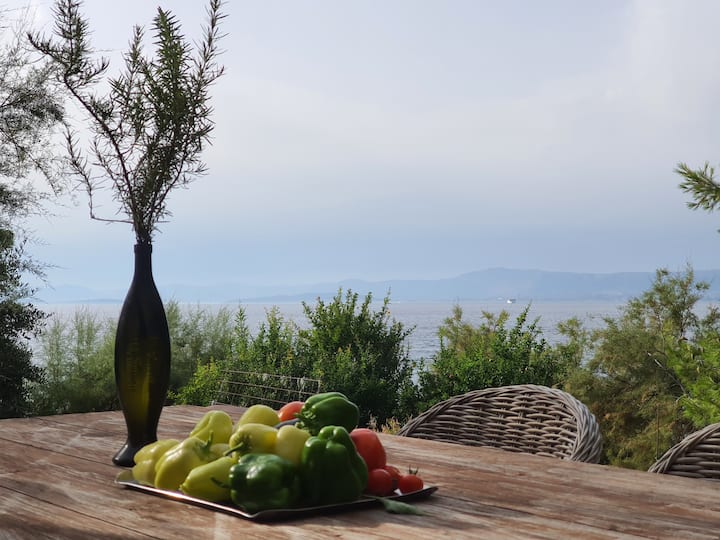 Charming Waterfront House On Two Beaches, Supetar - Supetar