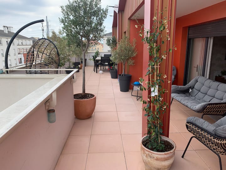 Appart Avec Grande Terrasse Et Parking Près D'orly - Ibis Orly Chevilly Tram 7