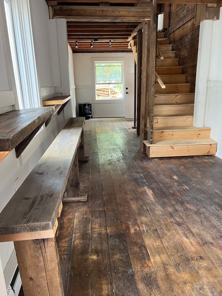 Rustic Loft 1bedroom. Sleeps 3. Minutes To Beach. - Saco, ME