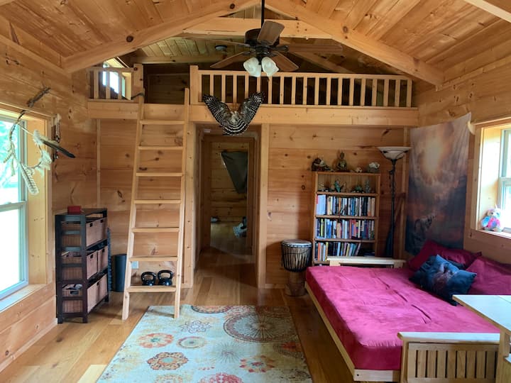 Unique Pine Cabin In Nature, Close To Downtown - Winston-Salem, NC