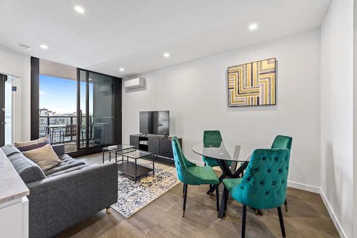 Stylish Pad W/ Amazing Rooftop Pool & Car Park - Brisbane
