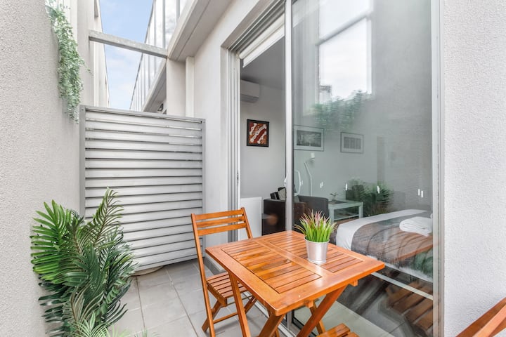 Nicholson’s Nest—balcony Studio In Vibrant Fitzroy - Melbourne