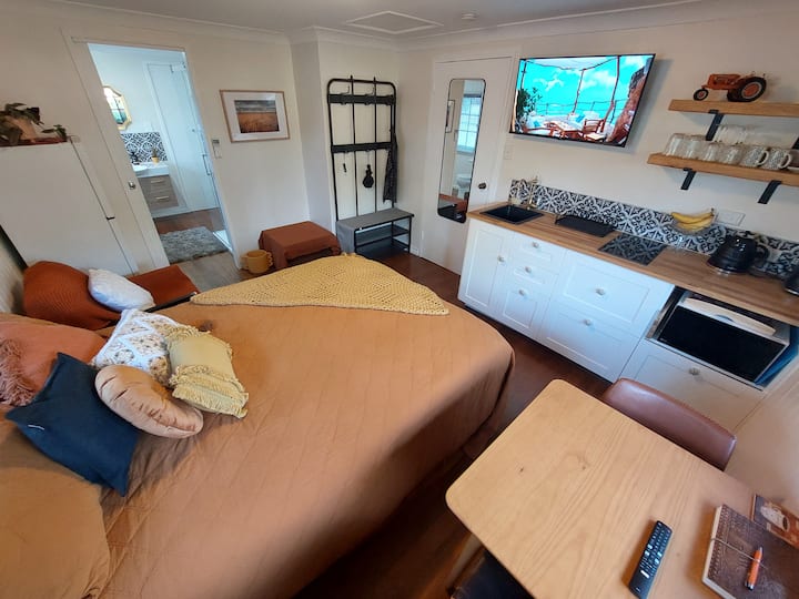 Edenvale Home-charming Self Contained Farm-stay - Kingaroy