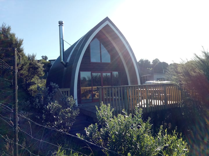 Private Cozy Timber Chalet With Fireplace - Raglan