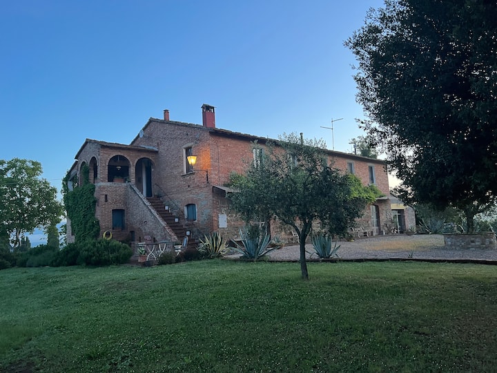 Your Tuscan Farmhouse 3 Bed Apartment - Chiusi