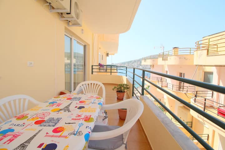 One Bedroom Beachfront Retreat! Comfortable Stay! - Saranda