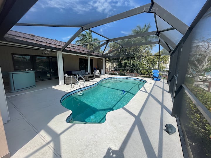 Beautifully Renovated Waterfront 4 Bed W Pool - Marco Island, FL