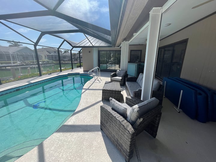Beautiful Waterfront 4 Bed W Pool - Marco Island, FL