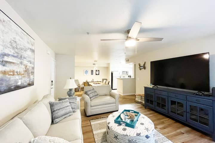 Pool, Bbq Patio, Gym, And Near The Beach! - Destin