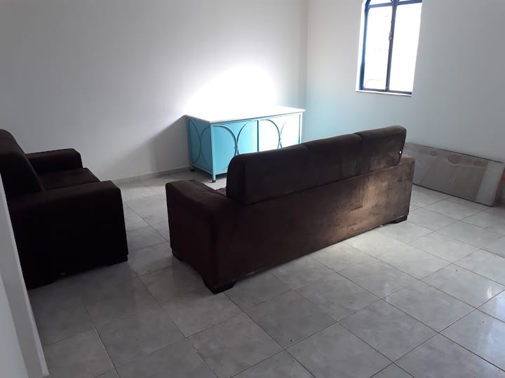 Casa Grande, 3 Quartos , 6 Camas - Uberaba - Uberaba