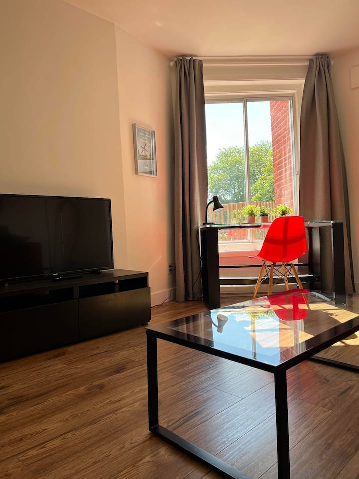 Nid Douillet Avec Terrasse - Montréal, QC