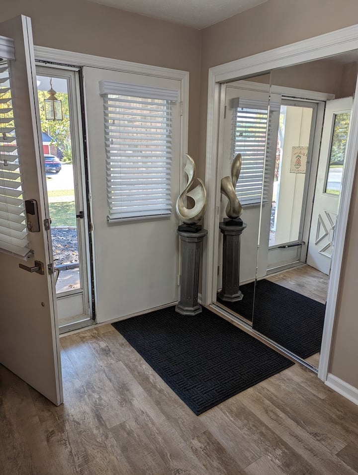 Cozy And Quiet Three Bedroom Two Bathroom Ranch - Indiana (State)