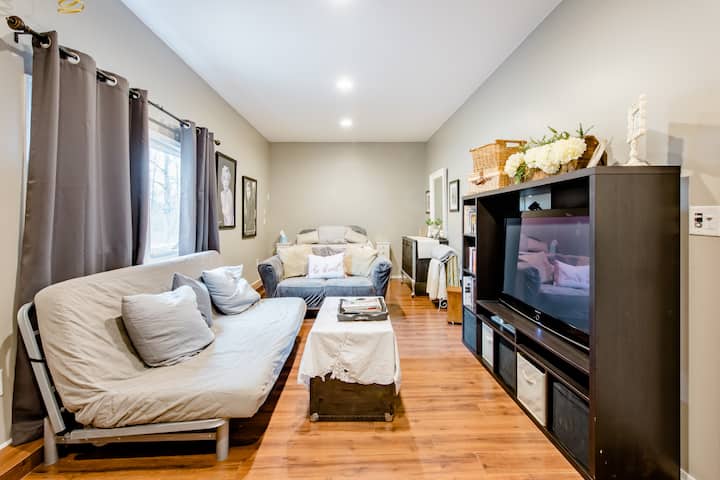 1 St. Floor Studio - Allentown, NJ