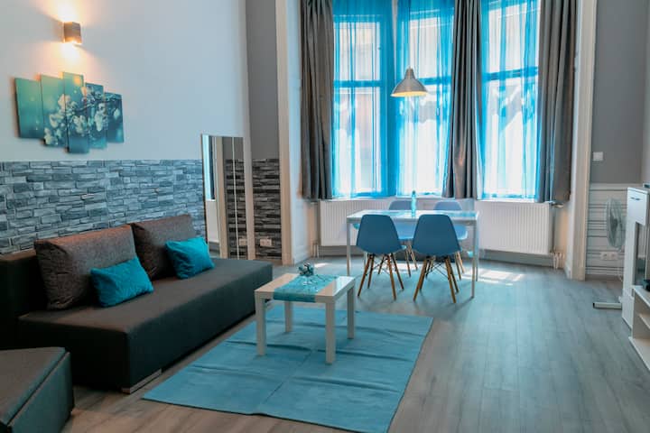 Blue Vibe (50sqm) - A Quiet Nest In Downtown - Budapest