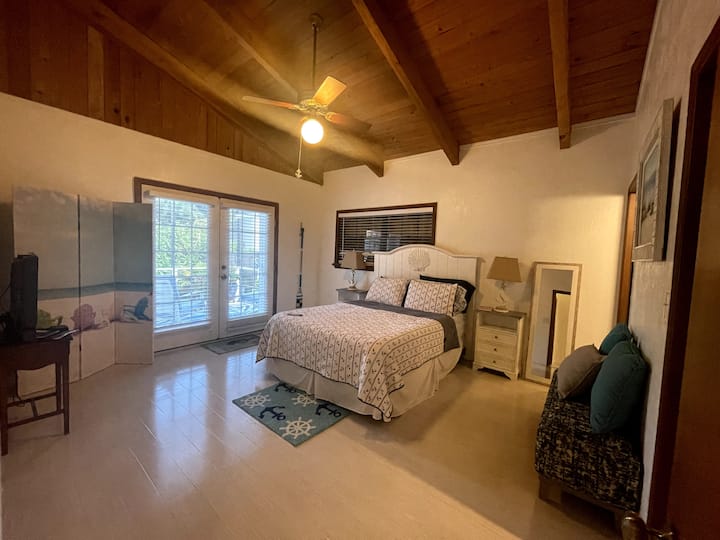 Tropical Private Room By The Bay - Islamorada, FL