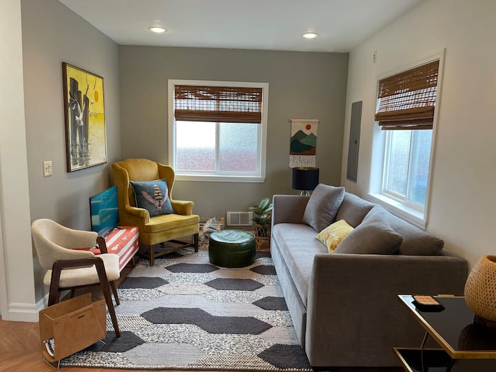 New & Stylish Wheelchair Accessible Home In Town. - Port Angeles, Washington