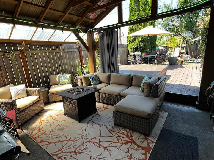 Nice One Bedroom, Private Bath, In Home With Pool - Eugene, OR