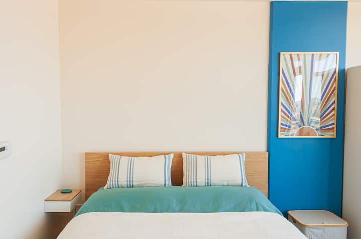 Bright Studio Apartment Near Downtown - San Francisco, CA