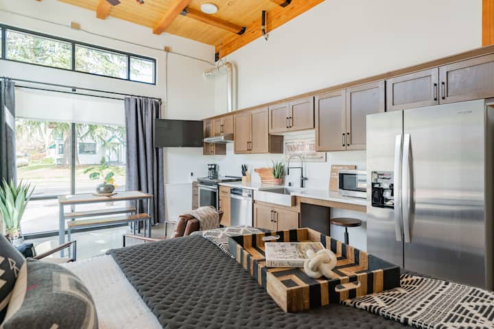Trendy Studio In Uptown Village Vancouver Wa - Vancouver, WA
