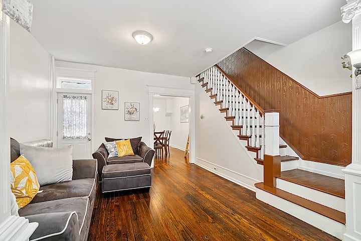 Location! Entire Home In The Heart Of Philly - Philadelphia, PA