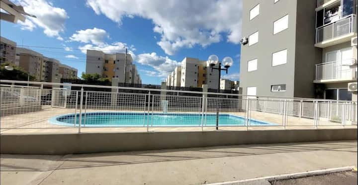 Apt Encantador Em Cond Com Piscina, óTimo Custo - Santa Maria