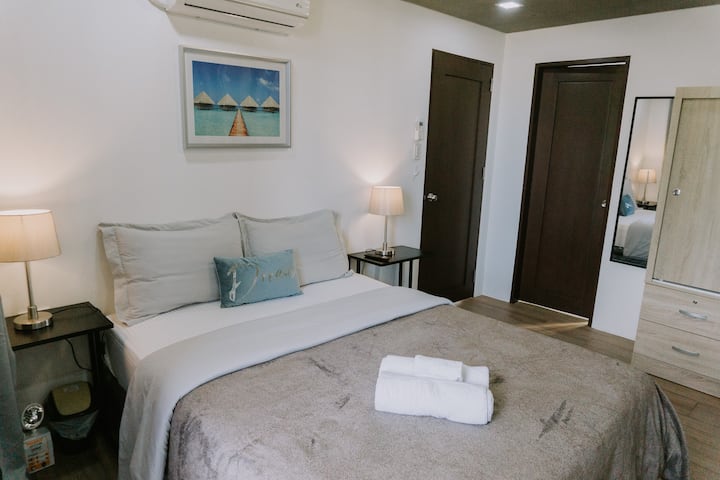 Private Modern Suite + Pool, Free Netflix/wifi - Dumaguete