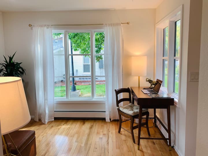 Cozy Downtown Boulder Condo, Full Of Light! - Boulder, CO