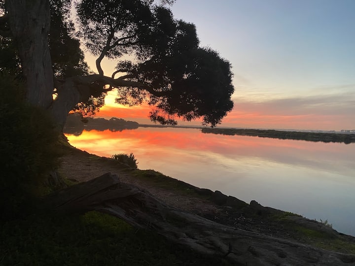 Retro Beach House - Ocean Grove