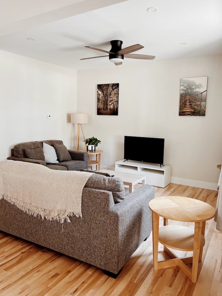 The Sweet Spot - 10 Mins From Airport & Downtown - Milwaukee, WI