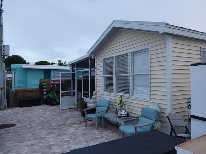 Two Bedrooms And One Bathroom Trailer For Rent - Key Largo, FL