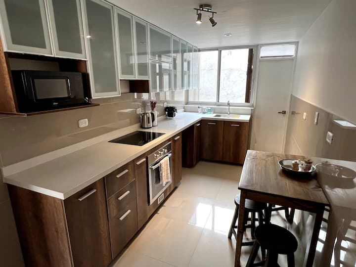Amplia Habitación Privada, Excelente Ubicación! - Lima
