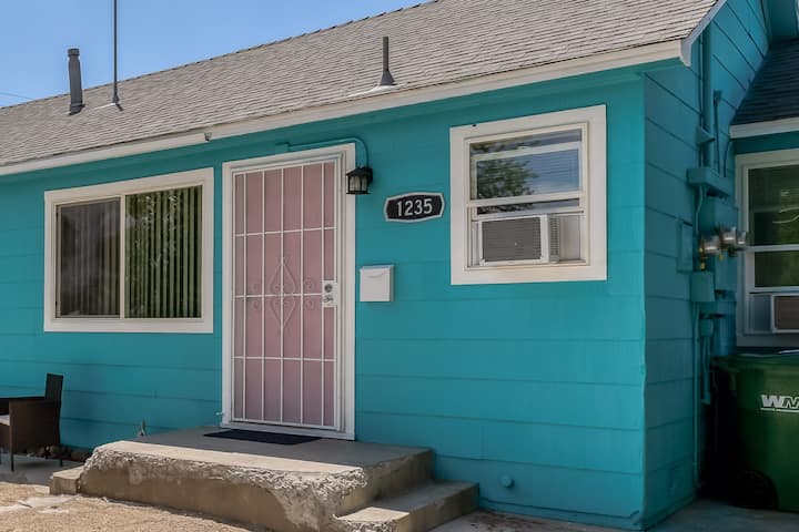 Cheerful 1-bedroom Home In Midtown, Shared Hot Tub - Reno, NV