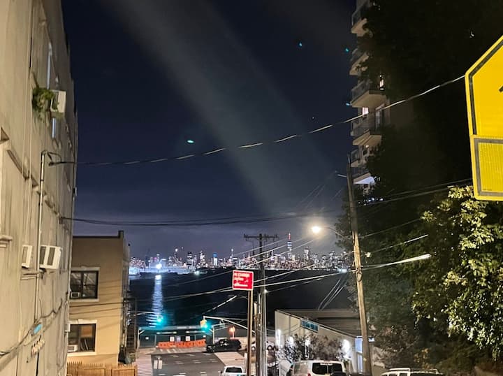 Apartment In Prime Location Ft. Views! - Staten Island, NY