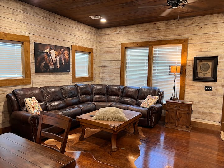 4 Bdrms 3.5ba Close To Stadium Ft Worth/arlington - Arlington, TX