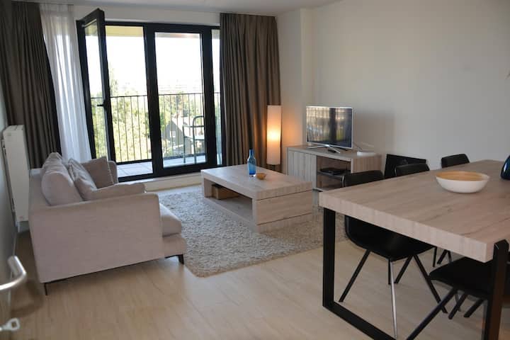 Superflat Near Nato,eurocontrol,commission,airport - Evere