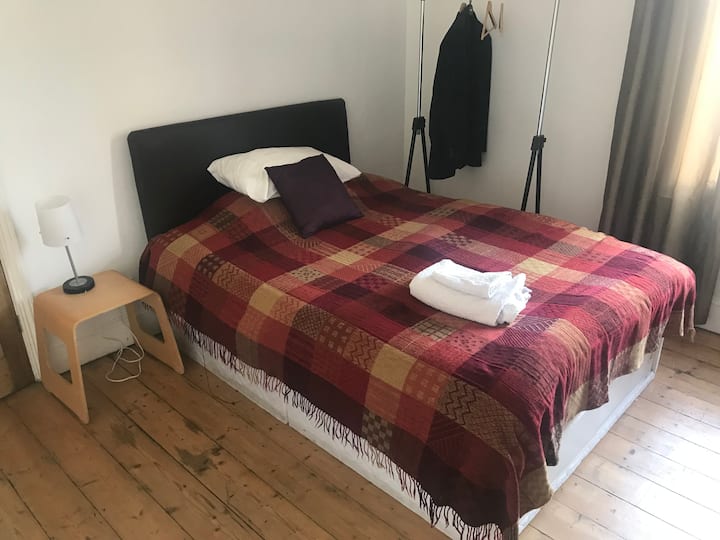 Light, Airy Room, 10-minute Stroll To City Centre. - Cardiff