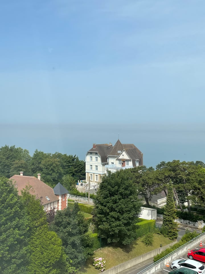 Trouville Sur Mer ,
Appartement Vue Mer - Villerville