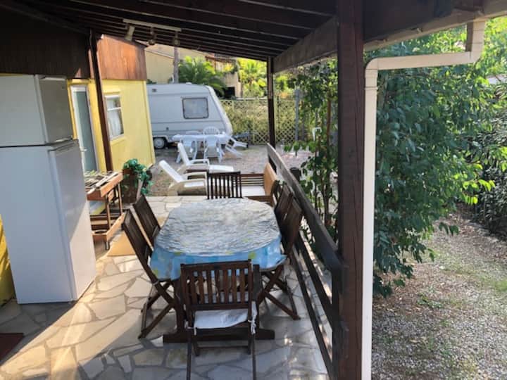 Mobil Home Et Caravane Tout Confort - Fréjus