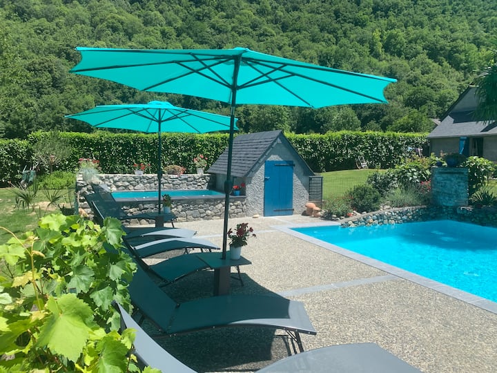 Maison Chaleureuse Avec Piscine Et Jacuzzi - Francia