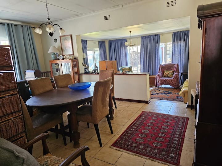 Compact, Cosy, Comfort. Double Bed, Wifi, Smart Tv - Alberton