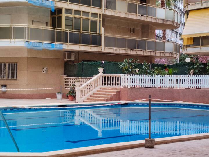 Apartamento Con Garaje En Residencial Con Piscina - Salou