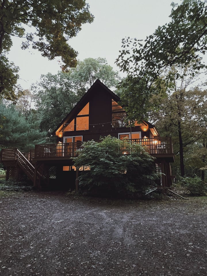 Dutchess Chalet - Hudson Valley Home W/ Hot Tub! - New York (staat)