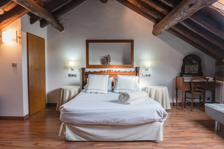 Hotel Rural Con Encanto, Especial Para Grupos - Bourg-Madame