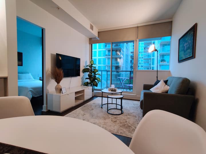 Long Term Stay At This Modern Dt Yyc Condo - Calgary