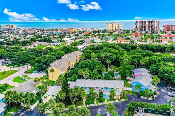 2bdrm 1 & 1/2 Bath Spacious Townhouse - New Smyrna Beach, FL