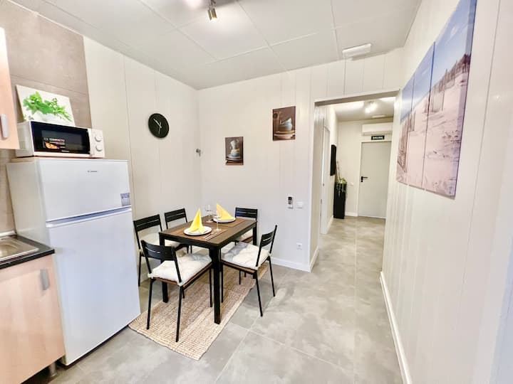 Cozy Guest House Next To Metro La Salut - Barcelona