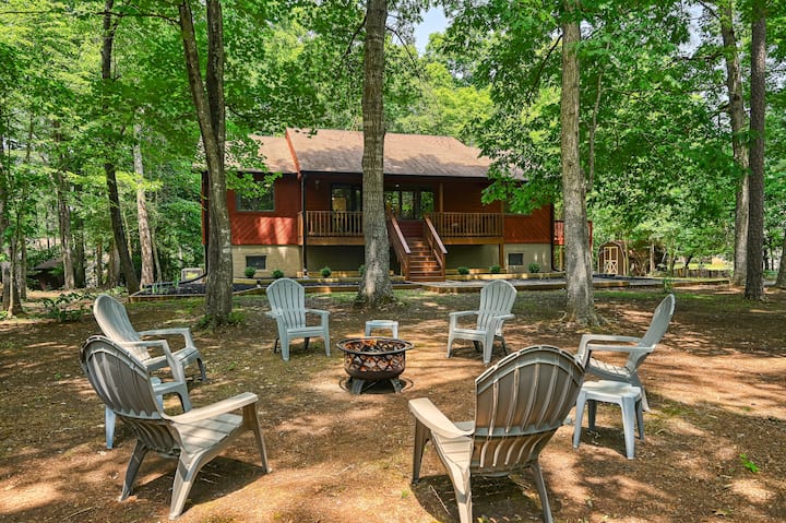 Modern Cabin Getaway At Lake Anna - Lake Anna, VA