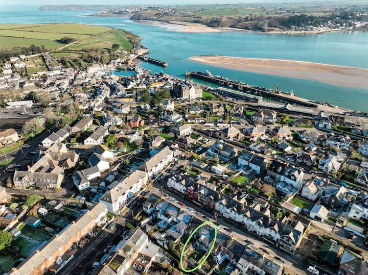 Skylark House Padstow | Stylish Spacious Townhouse - Padstow